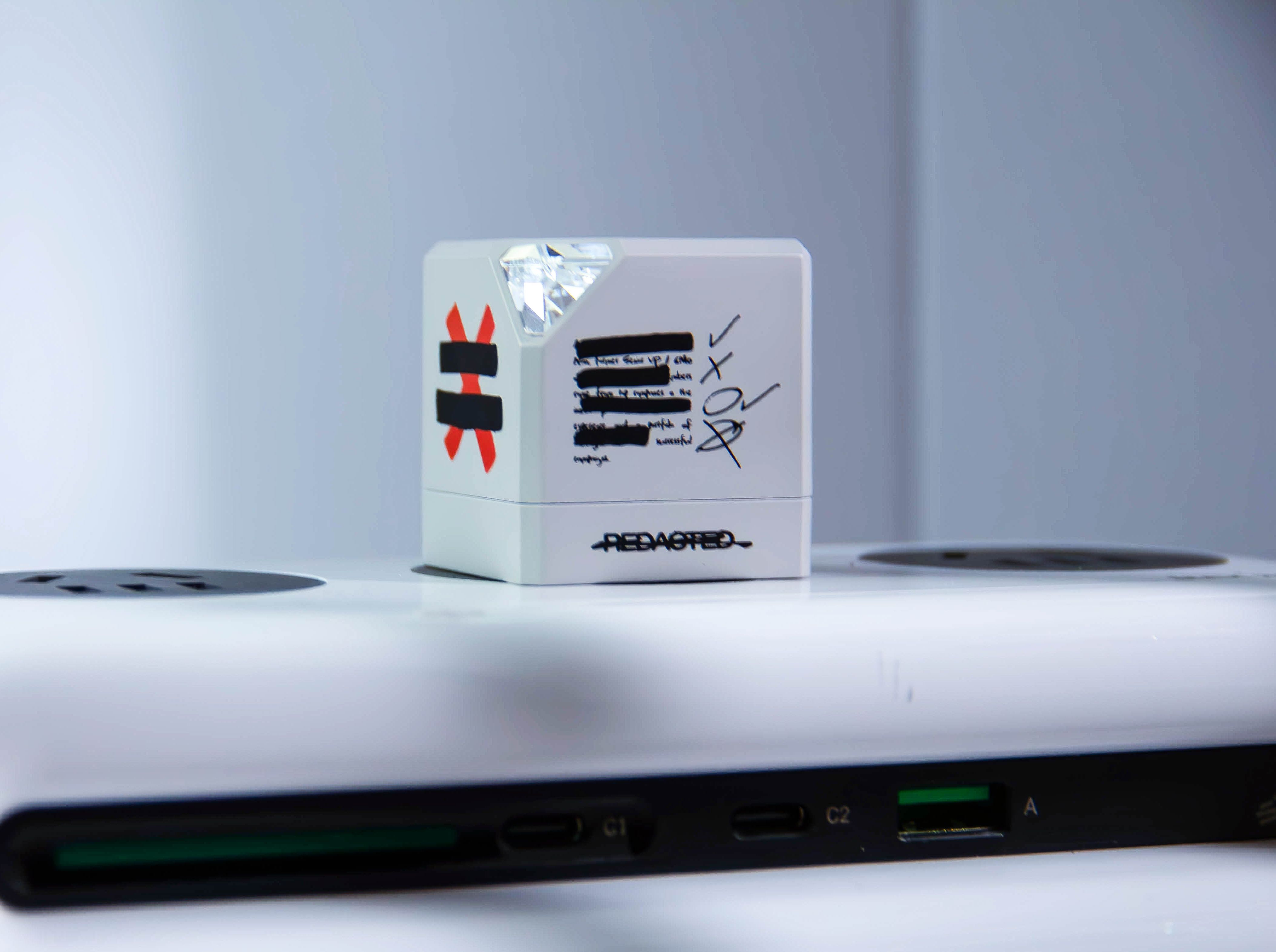...× Tegic 怒喵×特极客 CYBERCHARGE 35W PD 充电器&数据线