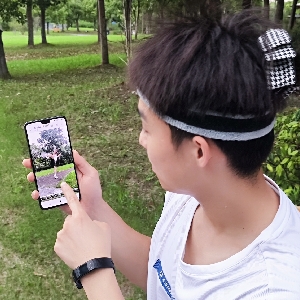 小新新在此 