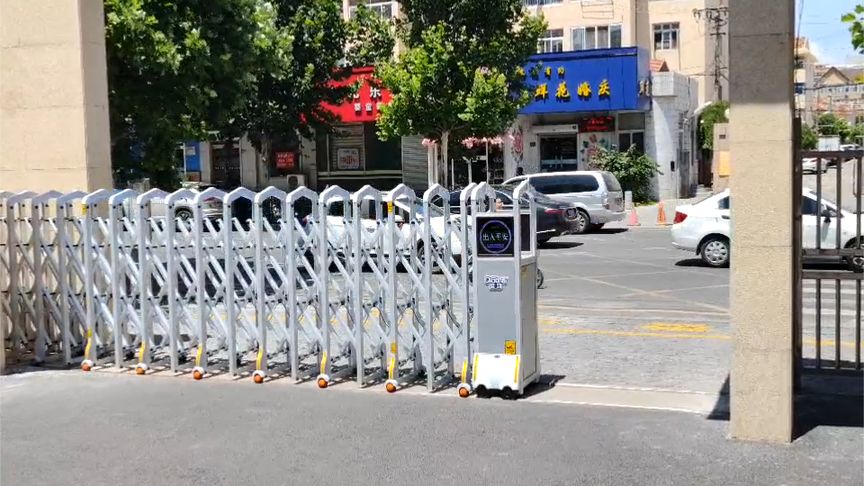 【启功集团工程案例】伸缩门——运行平稳,美观大方