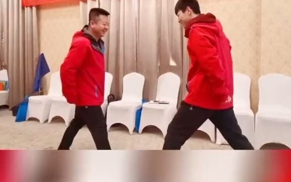 428. #逆向思维 048赢跑 互动性很好的游戏,现场笑料百出,值得一玩#...