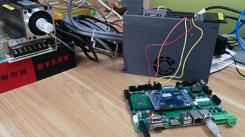 基于嵌入式Linux操作系统,美国德州仪器TI3354芯片。