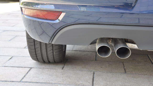 日系车排气管滴水,为什么德系车很少见?老司机:差距在这!