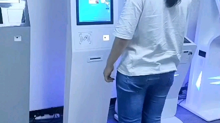 立式自助访客一体机,访客自助实名登记,人证核验,人证采集,访客单打印...