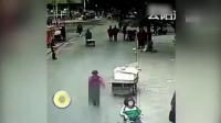 行人被撞当场死亡! 这车祸太诡异了! 生活热点资讯