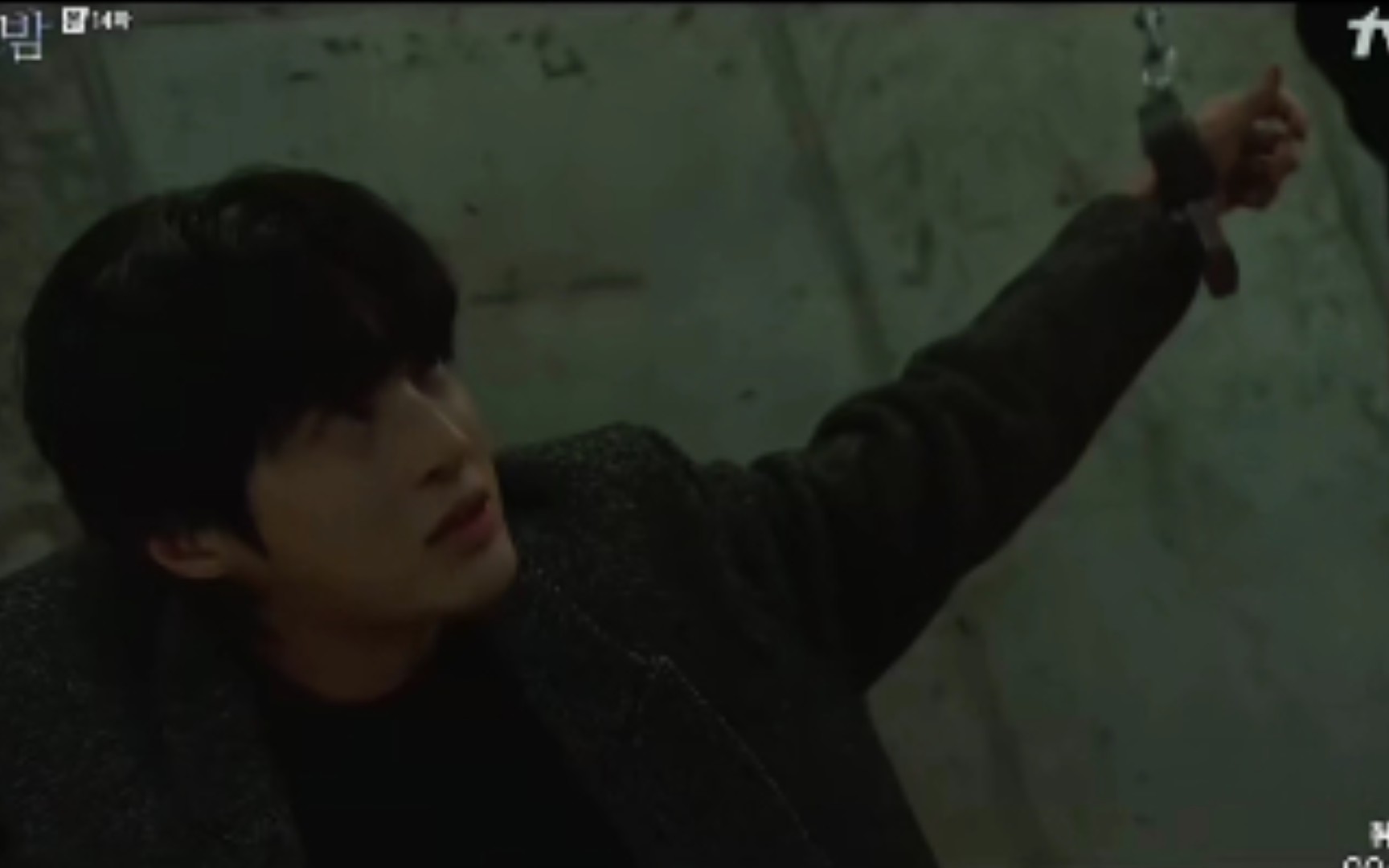 【战损高虐】男主被绑注射药品