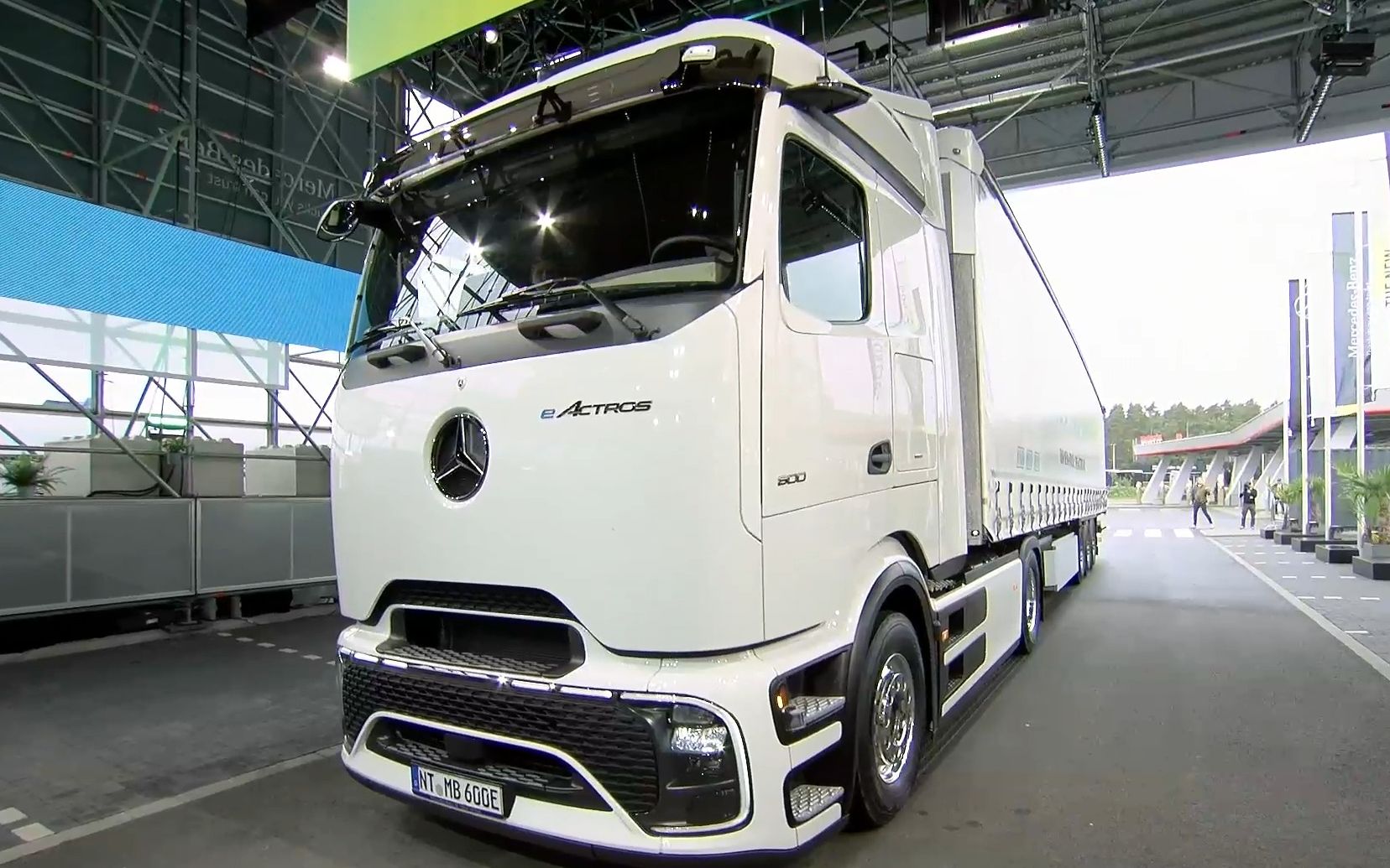 【全球首发】奔驰第六代eActros 600纯电动牵引车发布会-完整版