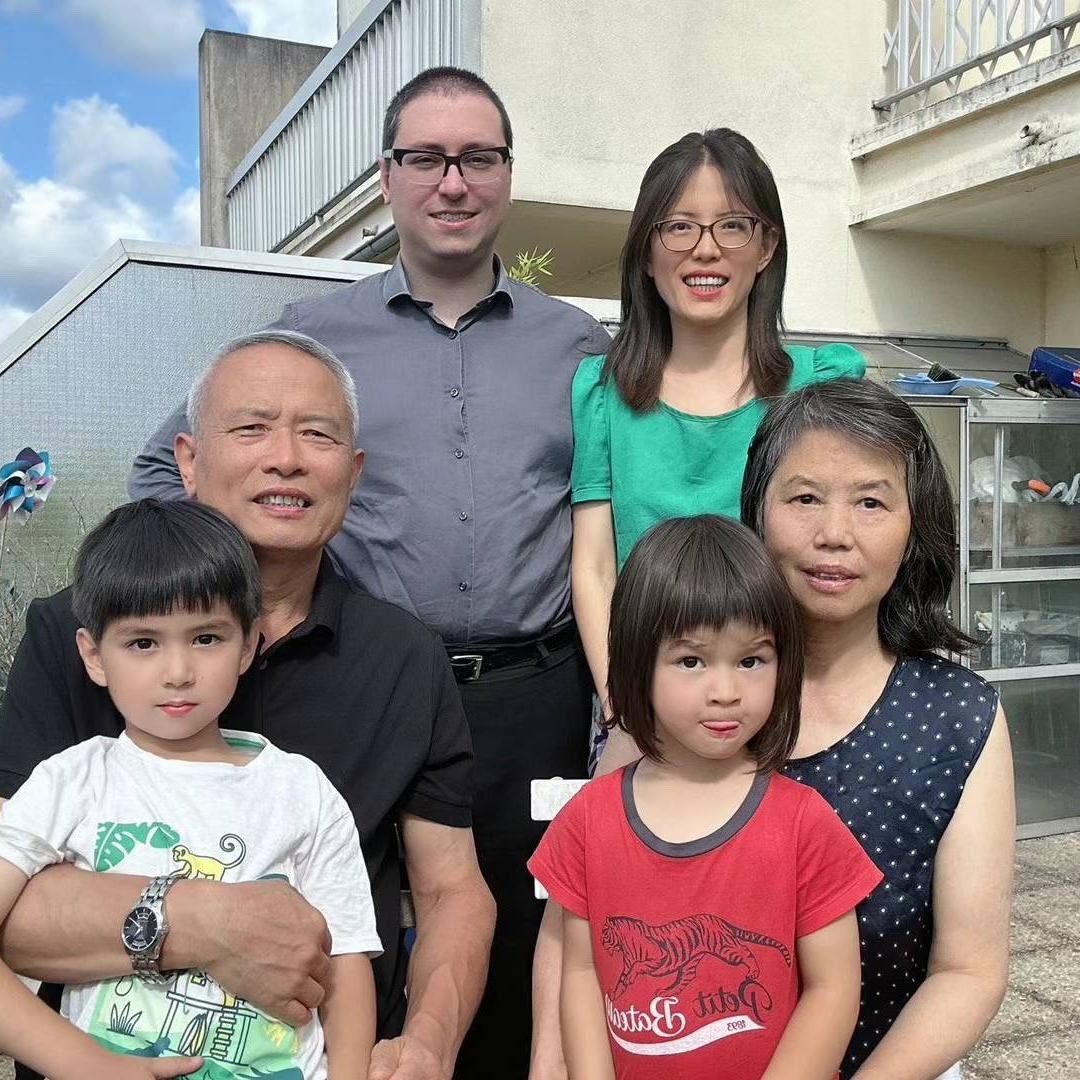 如意一家在巴黎 