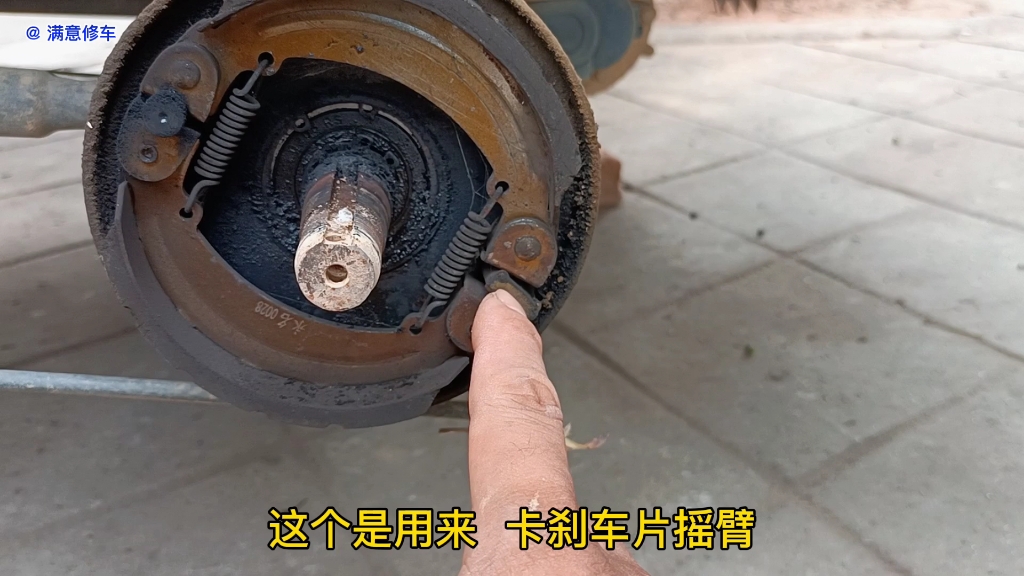电动车刹车片!更换时应该注意哪些细节?老师傅手把手教学!满意修车!