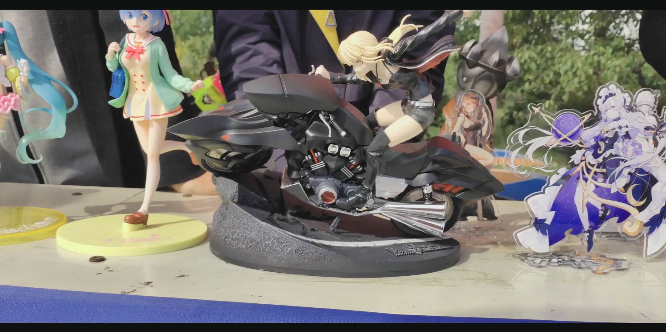 学校动漫社的手办模型,有你们的老婆吗?