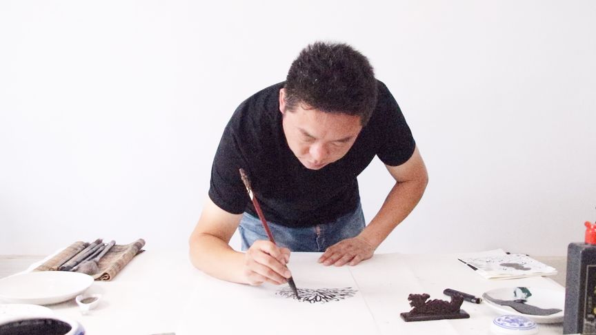 中国画:水墨菊花画法教学,掌握方法,画起来简单又漂亮