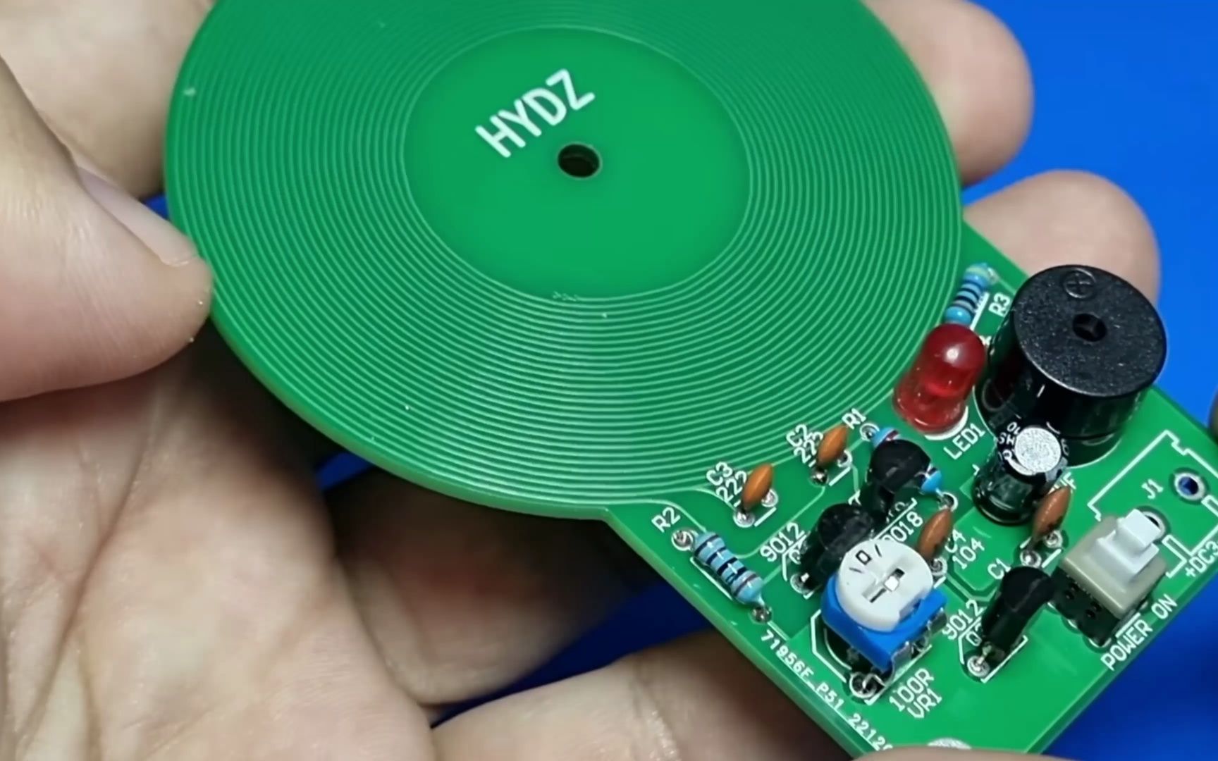 简单稳定的金属探测器制作方法