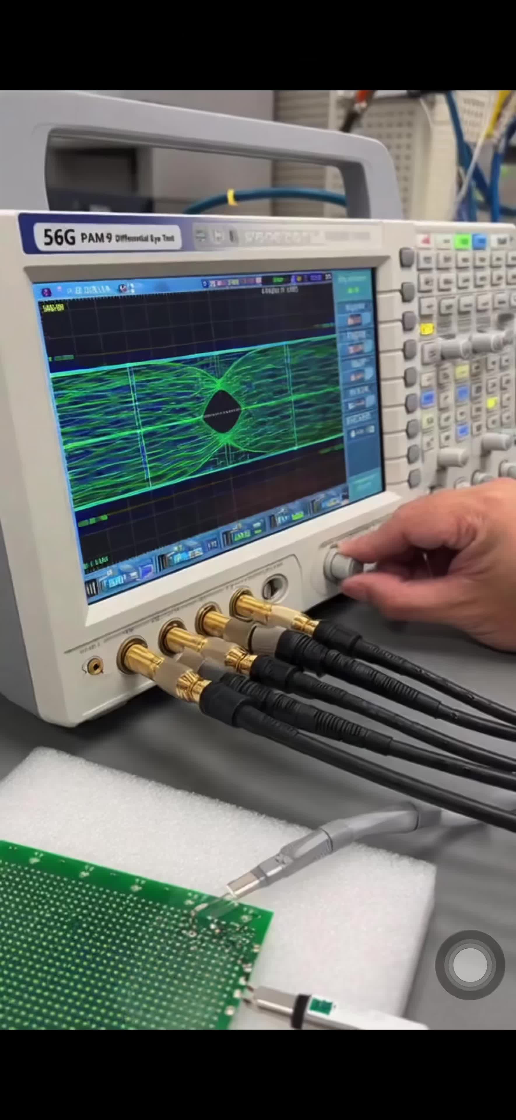 56G高速差分信号眼图测试 高速示波器#芯片 #电路板 #PCB #电子厂#...