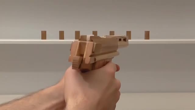 木制皮筋枪模型,经典连发加回膛木枪模型,可发射皮筋子弹