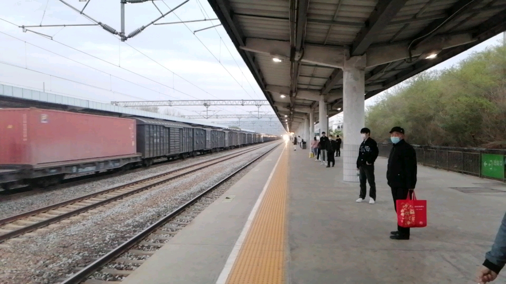 K237次列车进广水站