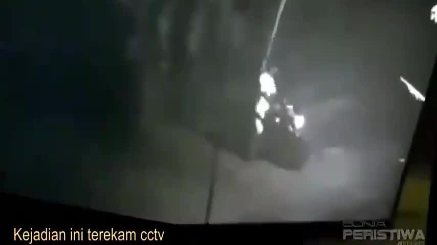 监控记录下的真实灵异视频,看完瑟瑟发抖