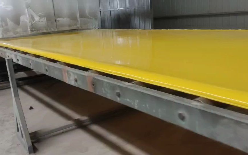 高密度聚乙烯板 黄色PE板 挤出机生产中