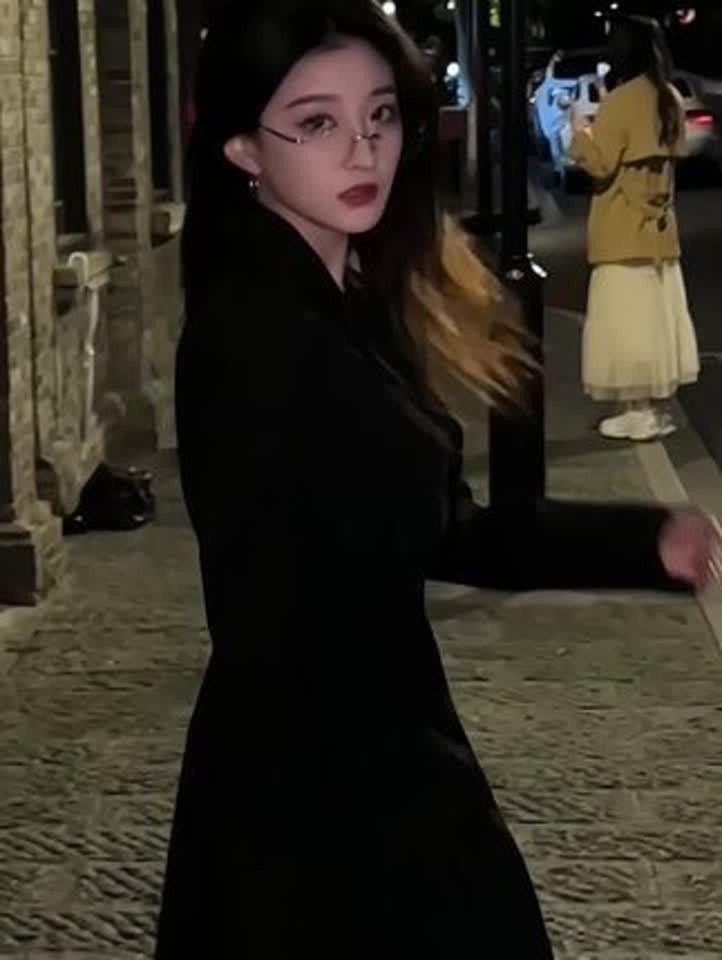 没见过细狗 艾特几个给姐姐看看