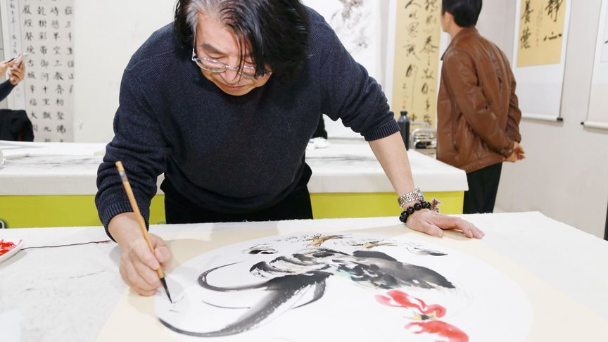 欣赏著名画家徐平先生画鸡的过程,也是一种享受