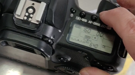 出掉了我的佳能EOS-50D,佳能在转接使用老镜头时终究还存在各种...