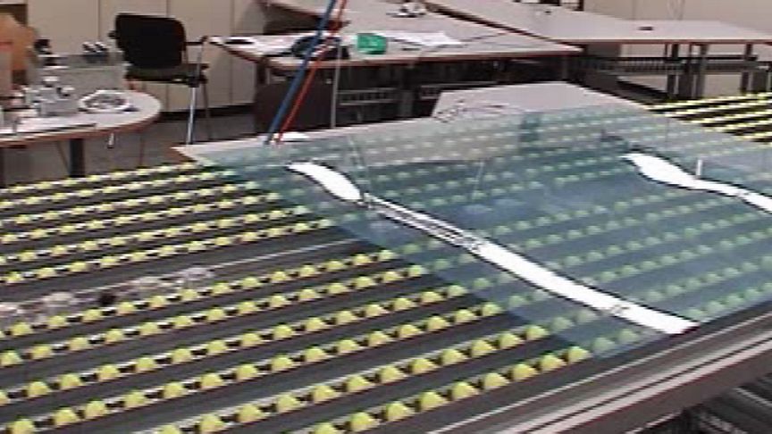 气浮移动液晶玻璃,灌注液晶前后都得用这种方式运输