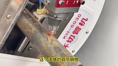 面对这个连体管件,老师傅如何在传统技艺与现代科技的冲突中找到...