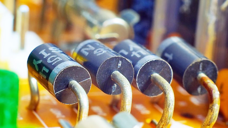 判断二极管好坏,哪有那么麻烦?记住这句口诀,3s就能准确判断