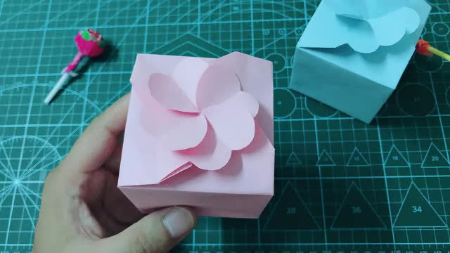 一张纸折个精美礼物盒,简单几步就能做好,送.