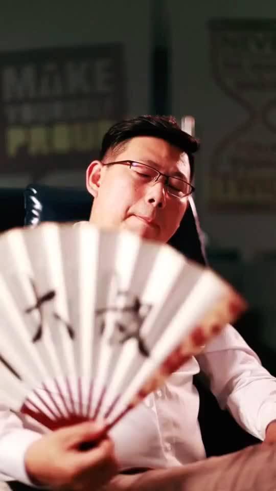 单反微单拍人像拍风光怎么选镜头到底是变焦还是定焦