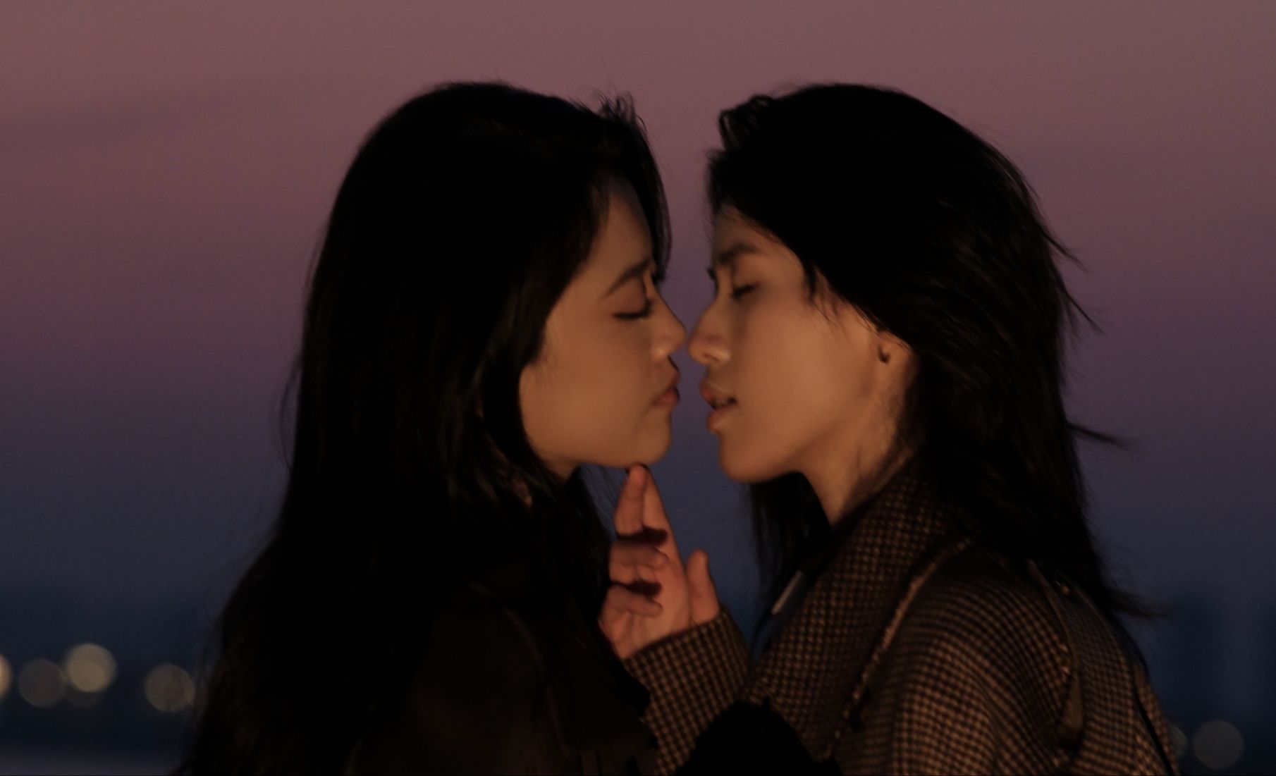 在控制欲极强的未婚妻手下完美准备了她的一万天生日