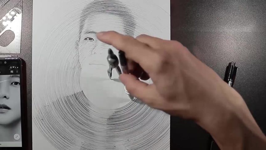 第一次见到用圆规画肖像画的大神,全程跟变魔术似的,超惊艳!