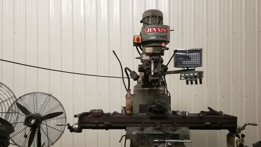 今天来朋友的模具厂参观参观看看数码机床长什么模样