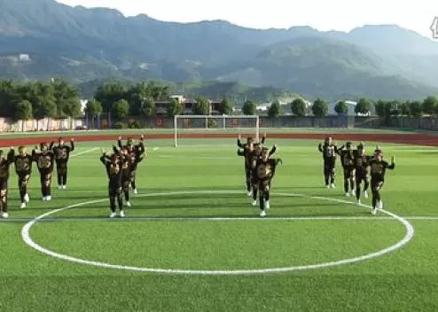 小学组街舞课间啦啦操示范动作(第二套)