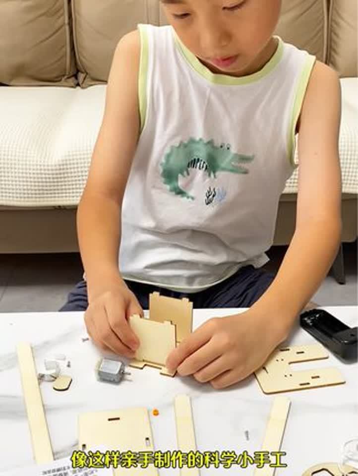 每个孩子都有一个科学家梦吧,暑假给孩子安排这套科学小手工,锻炼孩子动手动脑能力