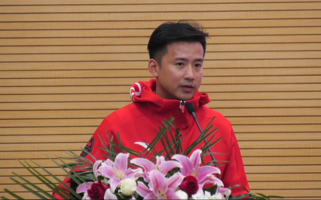 冠军(奋斗)励志巡回报告会 不经历风雨 怎能见彩虹