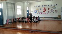 吕寨镇陈小寨小学舞蹈室活动