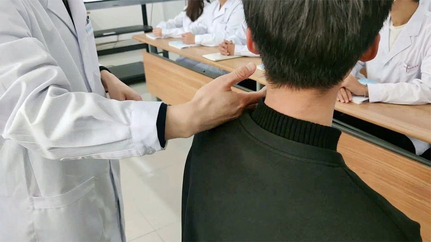 中医推拿手法慢动作示范