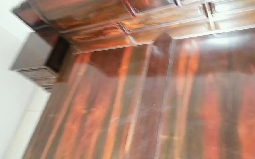 红木家具本身的成本决定了它的价格,所以便宜的红木家具更不能放心
