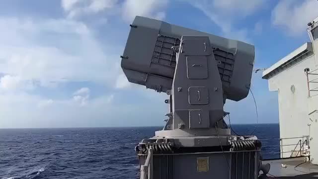 军舰导弹发射壮观场面!