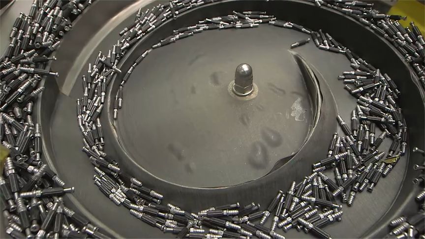 海外刨花板家具生产流程3 #板式家具 #全屋定制 #刨花板 #链接件