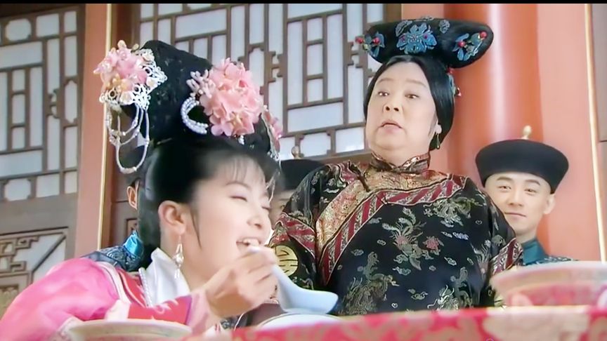 还珠格格:小燕子吃饭,容嬷嬷还教她规矩,不让好好吃饭