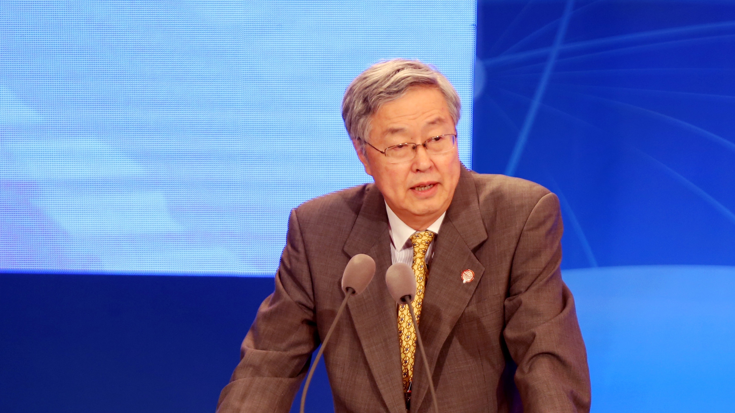 周小川谈碳税和碳市场:碳税税率可参照碳市场形成价格