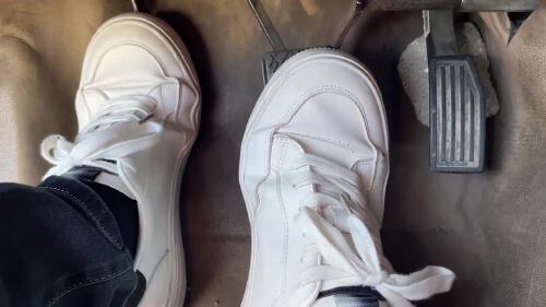 科目三练车离合器要怎么踩?