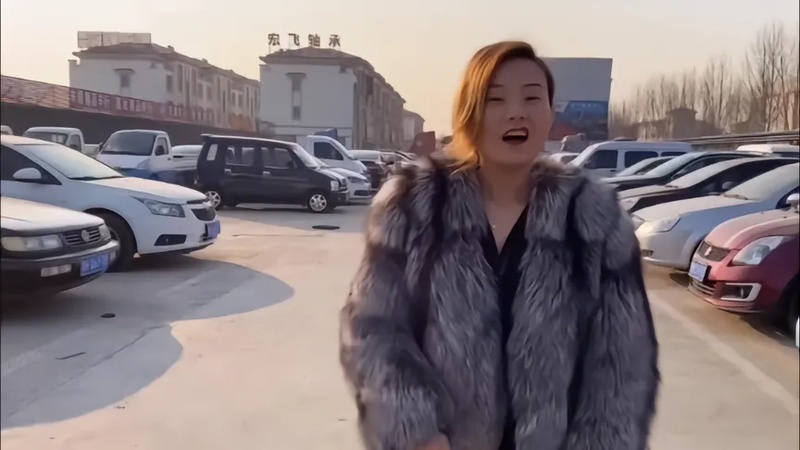 带天窗的硬顶敞篷车