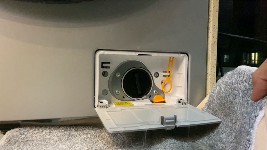 洗衣机会“怪叫”?很离谱,先别找人来修,打开排污口一看就明白