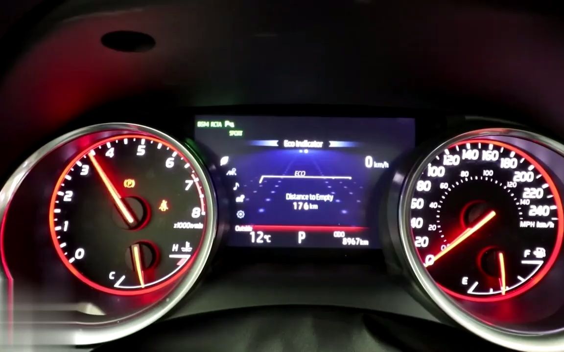 丰田第八代凯美瑞2.5加速实测,这是正常的水平吗?