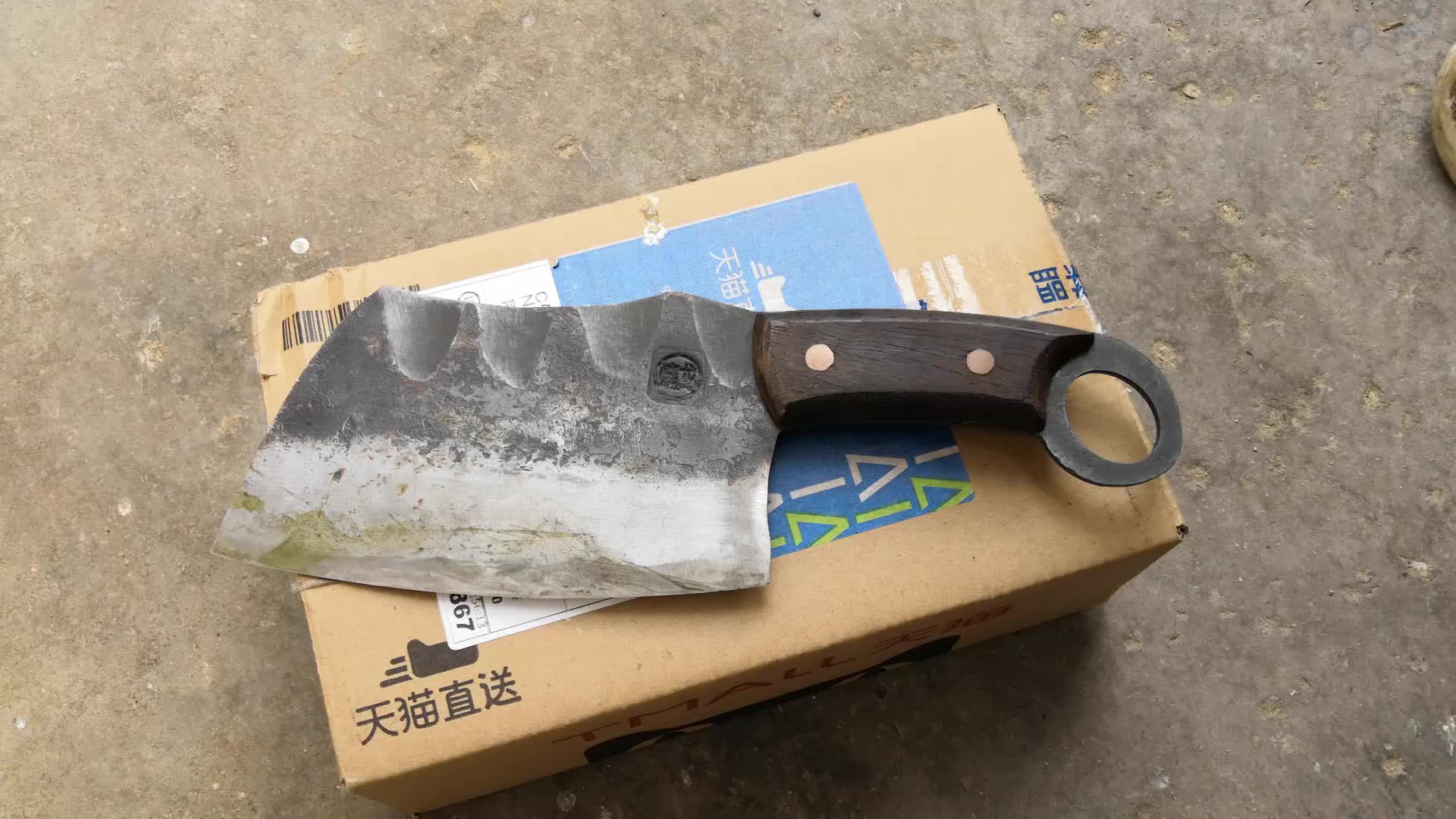 手机能否支持2T硬盘?开箱一个2T移动硬盘装手机上看看能打开否