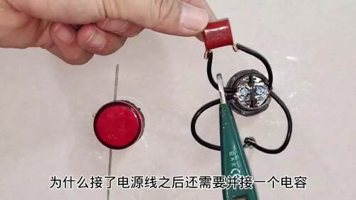 PVC 管有洞,电线怎么从中穿出?水电工轻松解决