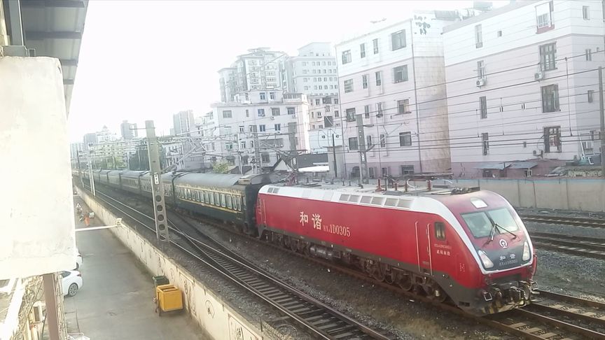福州开往重庆西的K1268次列车,全程运行1977公里用时26小时14分