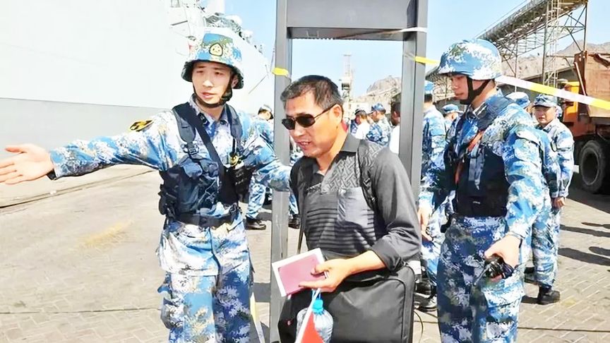 也门撤侨行动中,外国人用这招上了中国船,网友:真是太聪明了