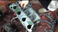 拆解发动机进气歧管,看看二十几年的老车进气歧管怎么样